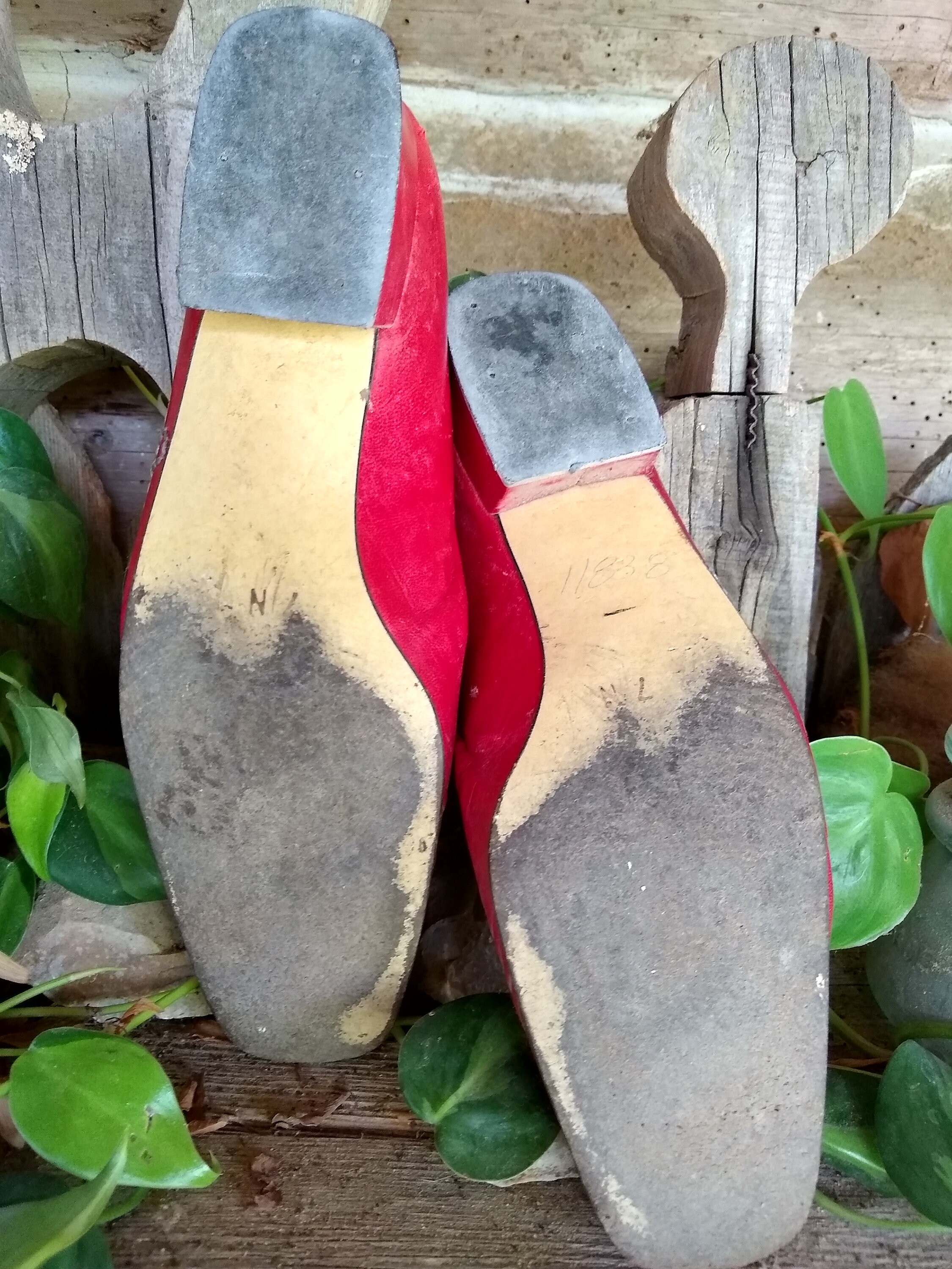 Red & Black Telephone Leather Applique Shoes by Margaret Jerrold Sz 7N ...