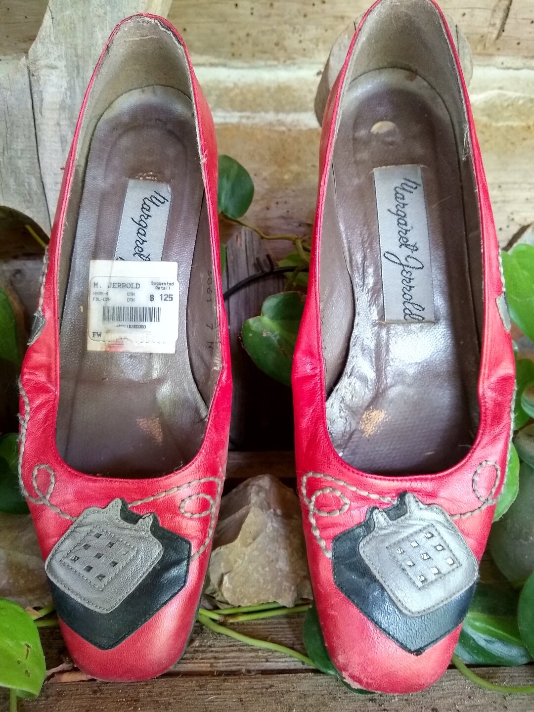 Red & Black Telephone Leather Applique Shoes by Margaret Jerrold Sz 7N ...