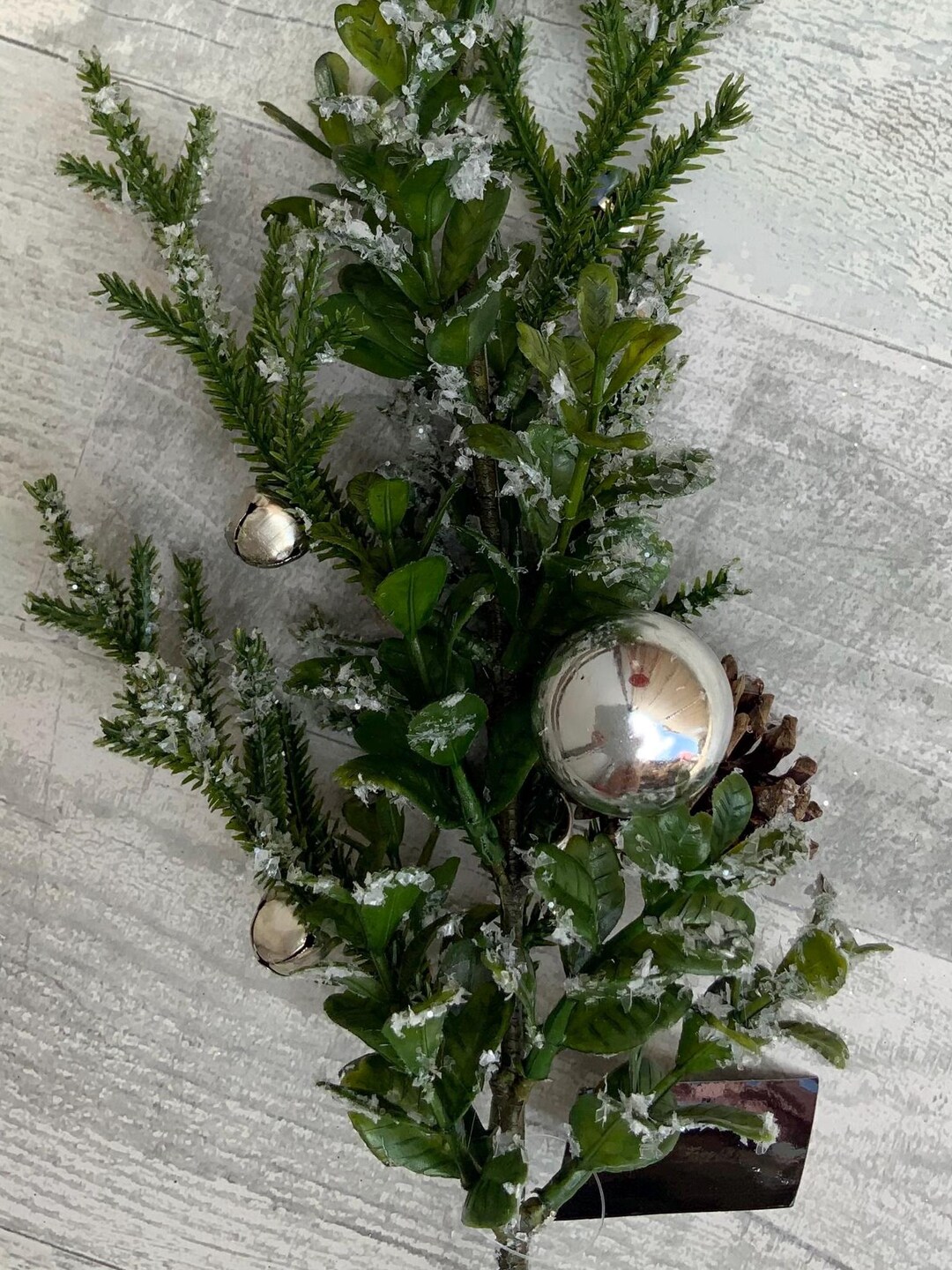 Snowy Leaf Stem, Silver Bell, Silver Bell & Pinecone Snowy Leaf Stem ...