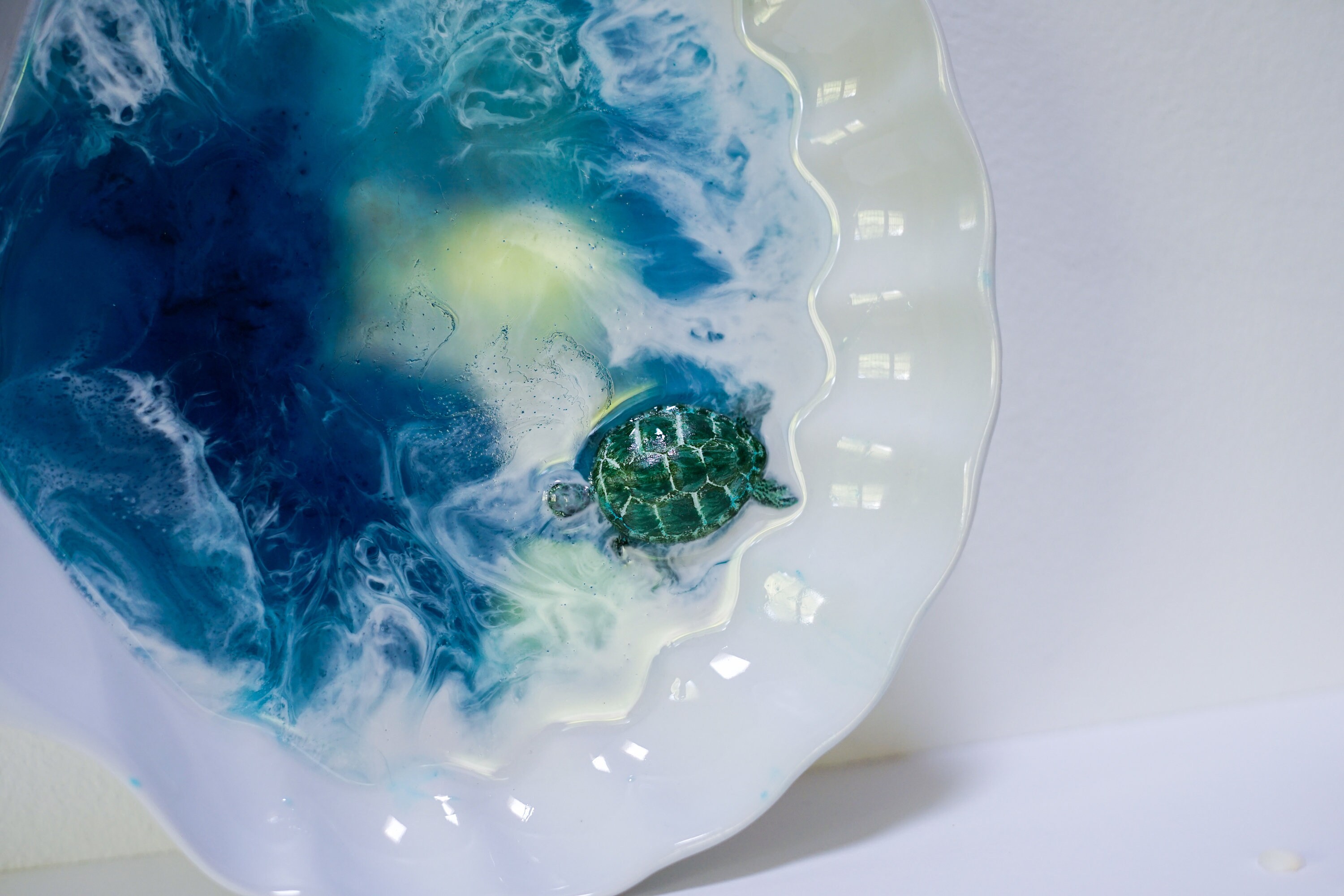 Decorative Bowl With Resin Sea Painting and Hand-painted Turtle in the ...