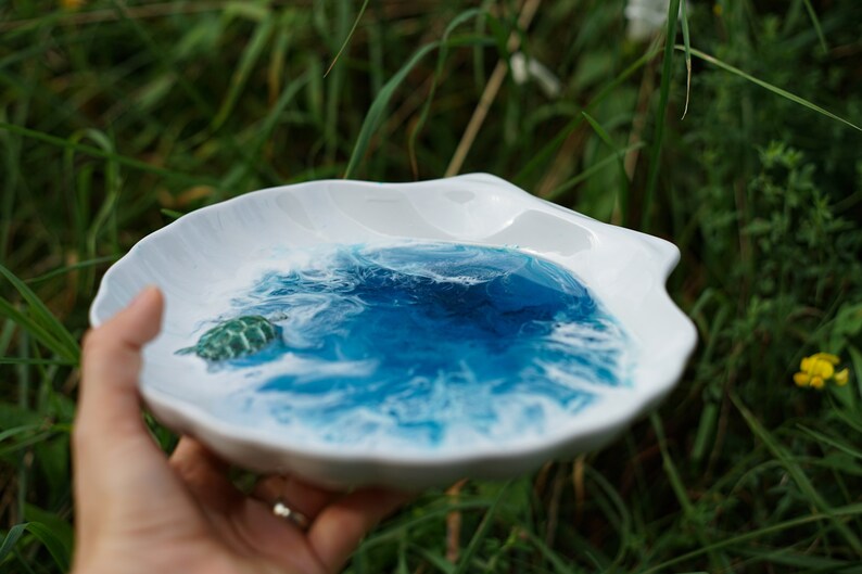 Decorative Bowl With Resin Sea Painting and Hand-painted Turtle in the ...