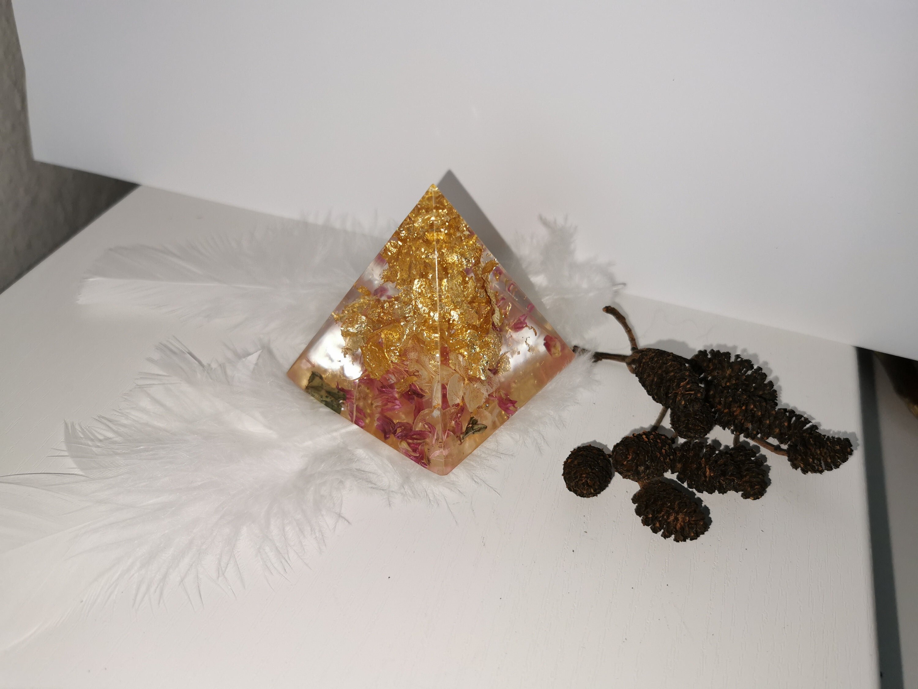Diorama Flower Pyramid, Transparent Epoxy Resin With Leaf Metal and ...