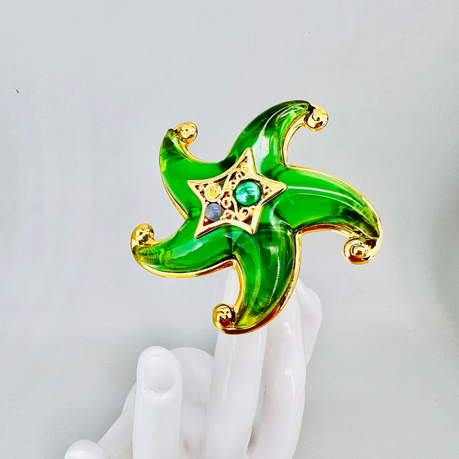 Trifari Lucite Starfish Brooch - Etsy
