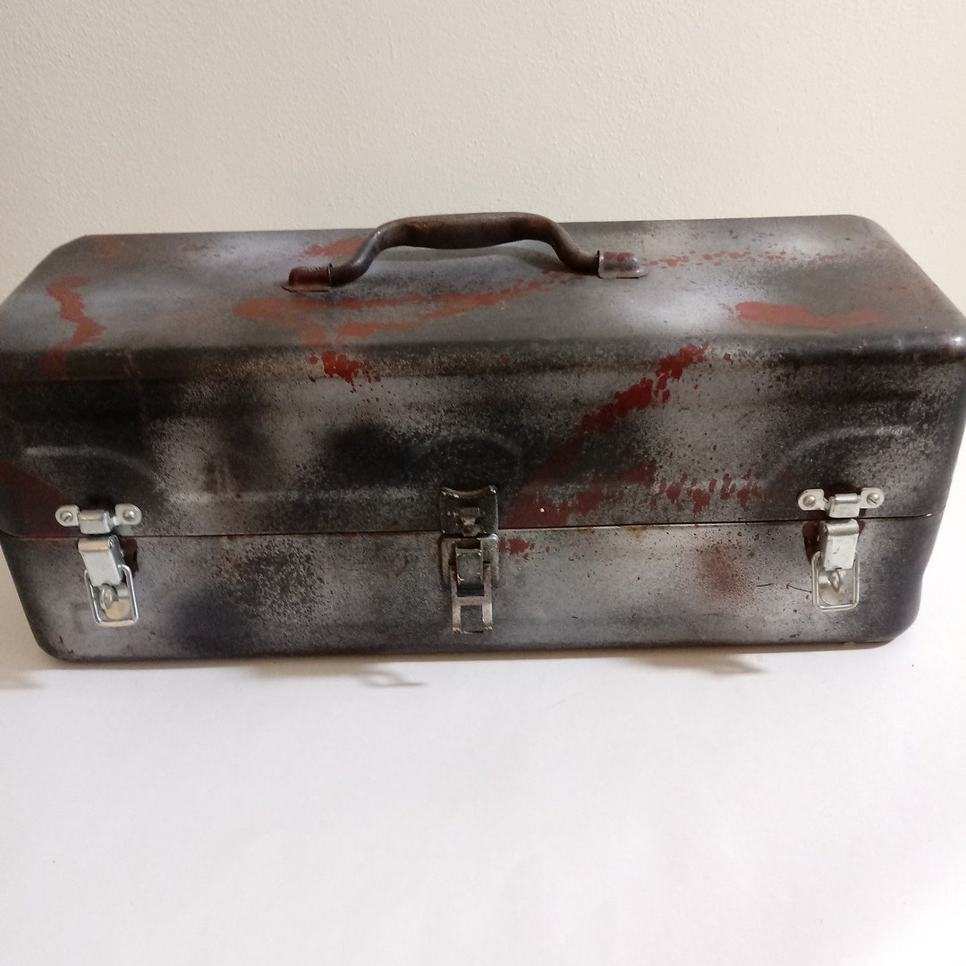 Vintage Distressed Metal Tool Box Chest Carpeted Tackle Box Storage ...