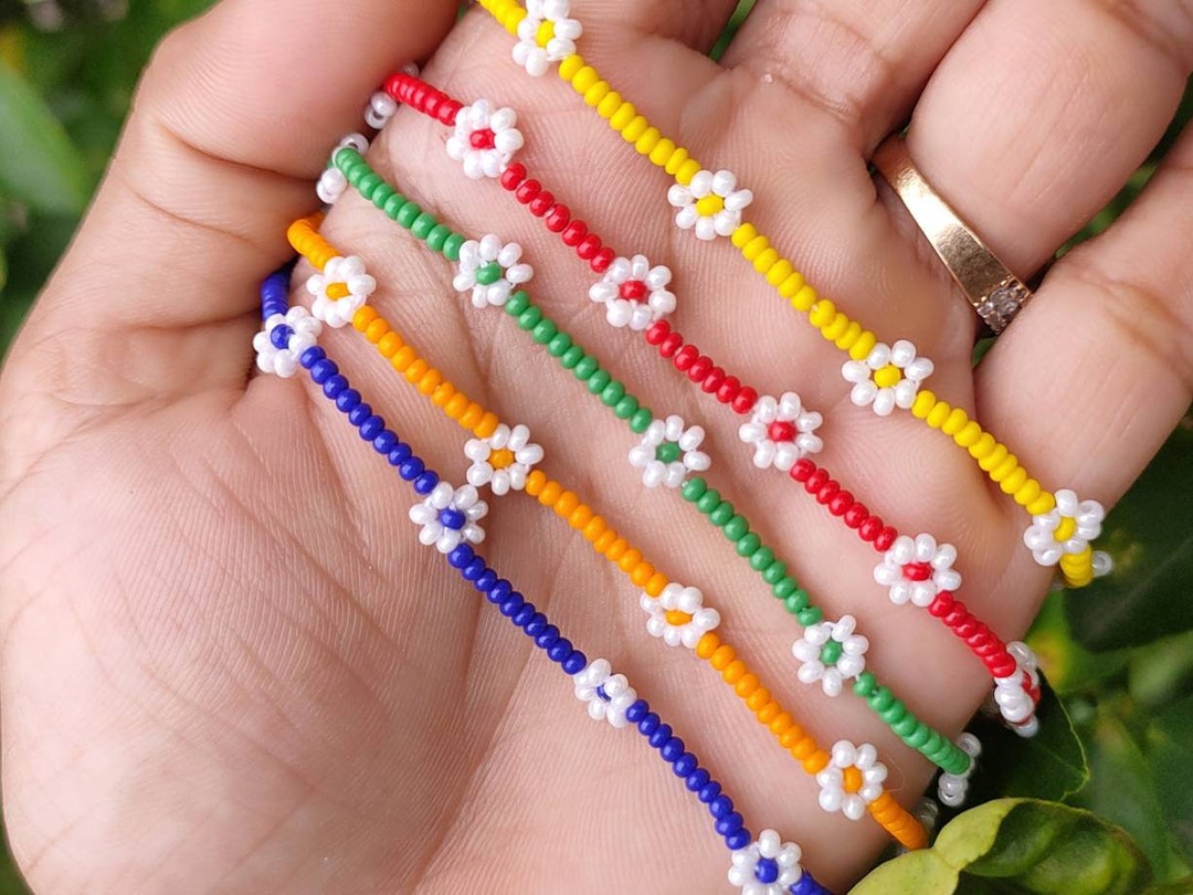 Daisy Chain Seed Bead Dainty Bracelet flower Stretchy Small - Etsy