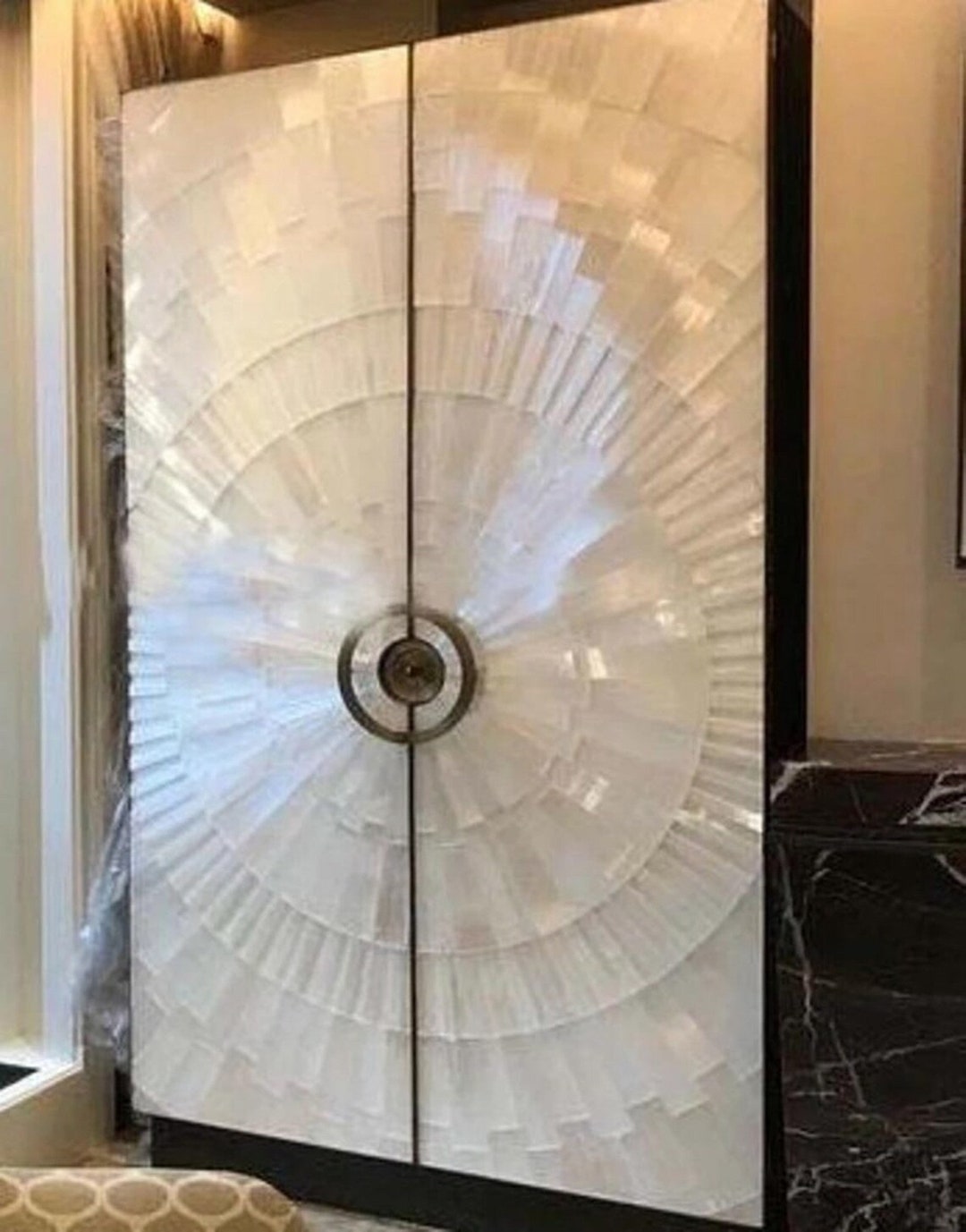 Selenite Almirah Wardrobe | Selenite Cupboard Door With Sleek Look ...