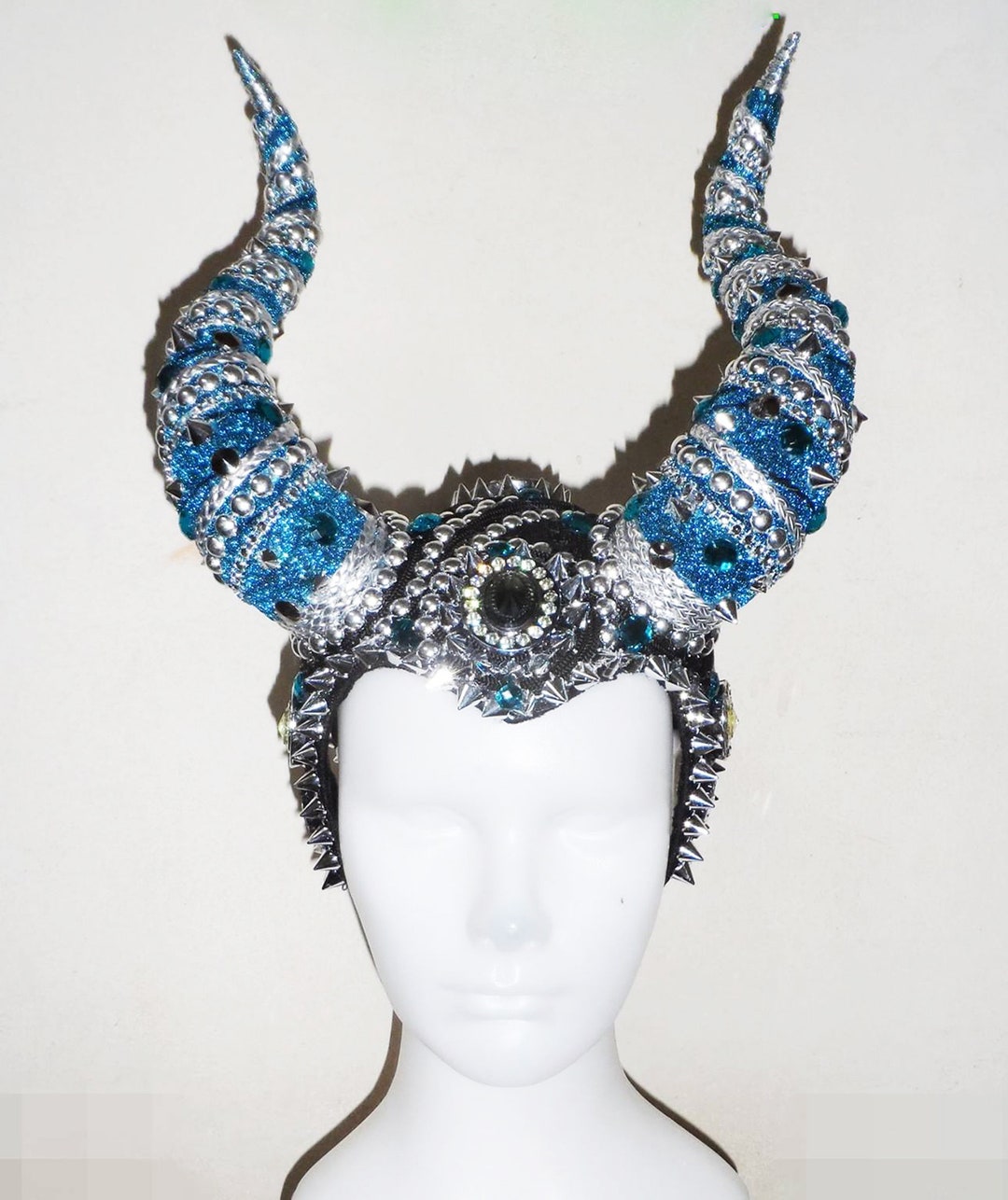 Da Neena H618 the Strong Viking Warrior Longhorns Crystal - Etsy