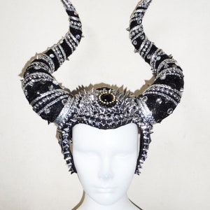 Da Neena H618 the Strong Viking Warrior Longhorns Crystal - Etsy