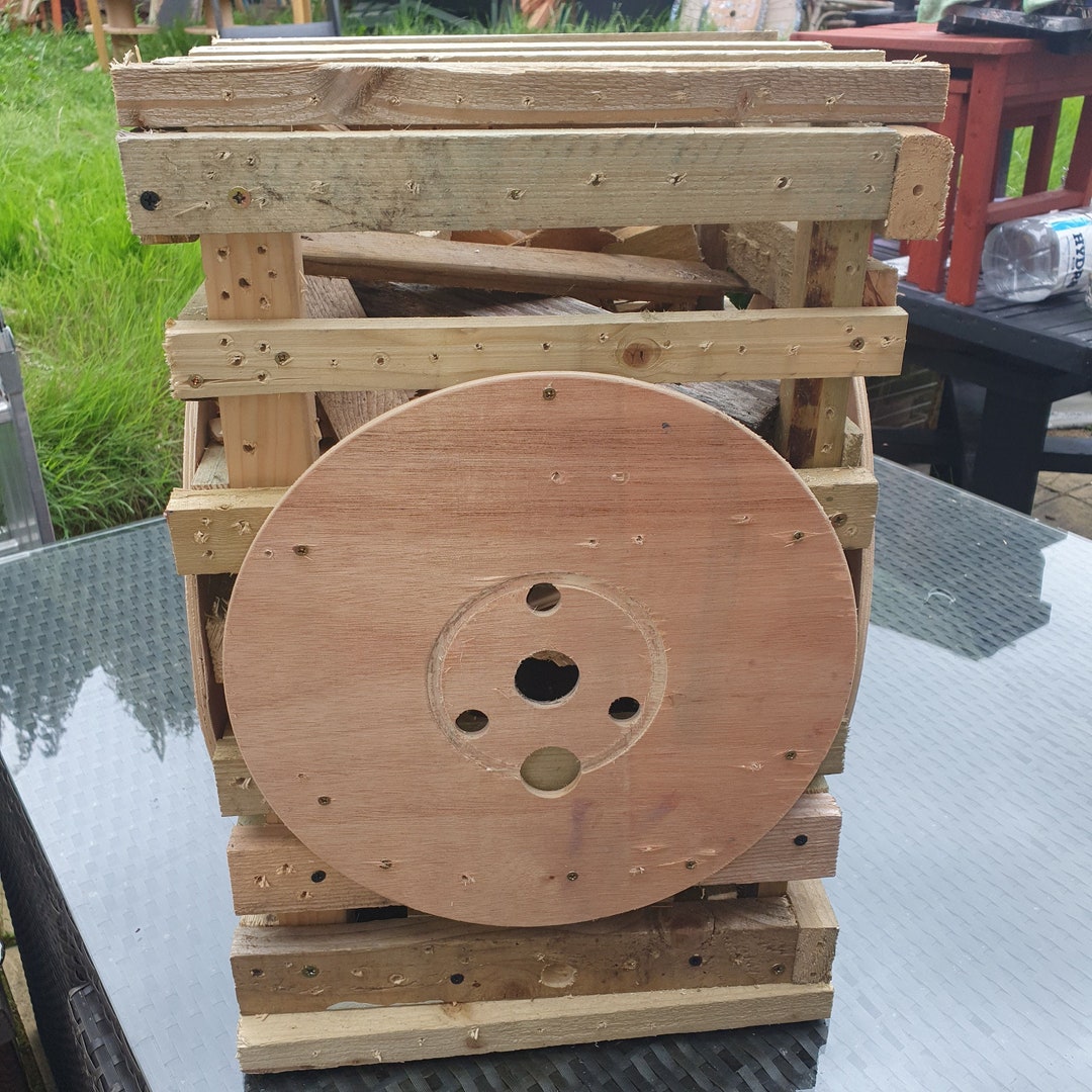 Rotting Wooden Insect Spider Bee House Natural Wood Food Hotel Shelter ...