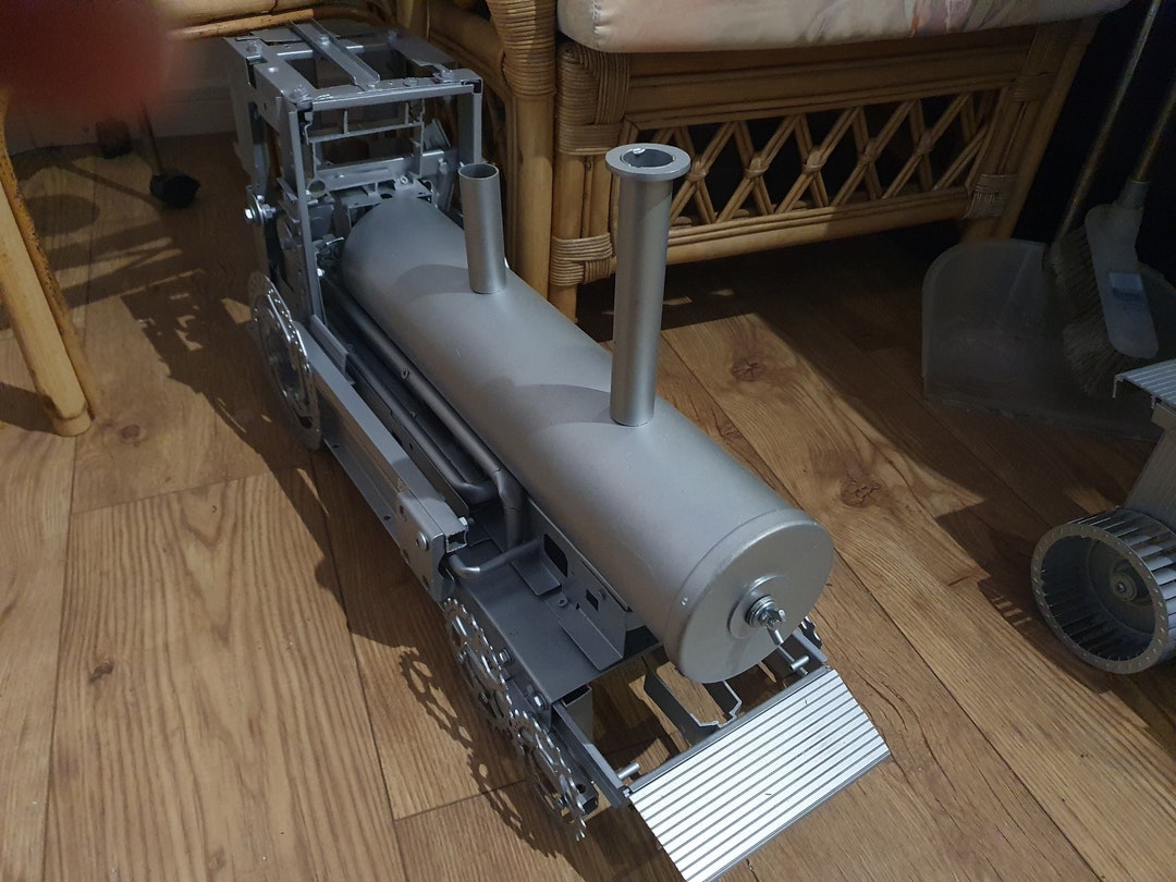 Metal Recycled Steam Engine Train Locomotive Galvanised Spray Paint ...