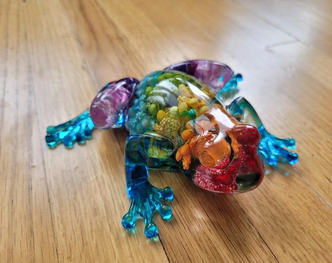 Resin Frog With Real Flowers - Etsy