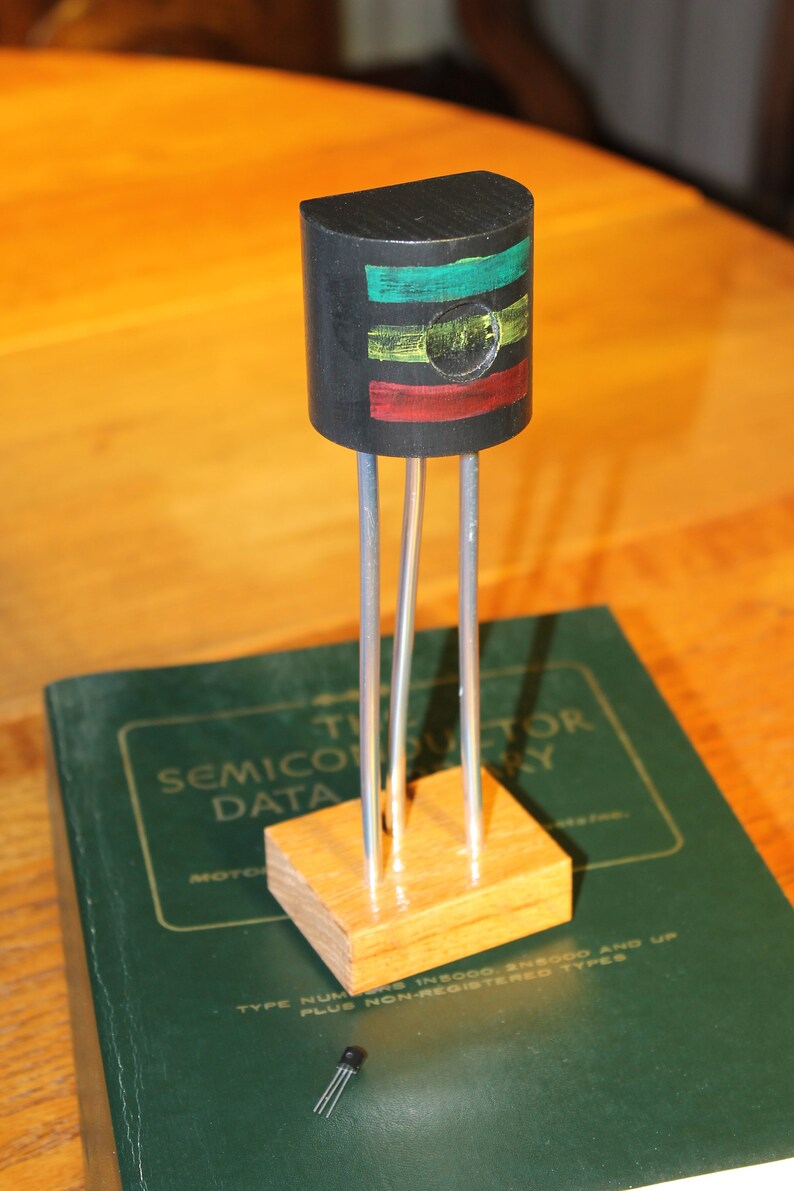 Big'sistor - Large Scale Mounted Transistor Model - Etsy
