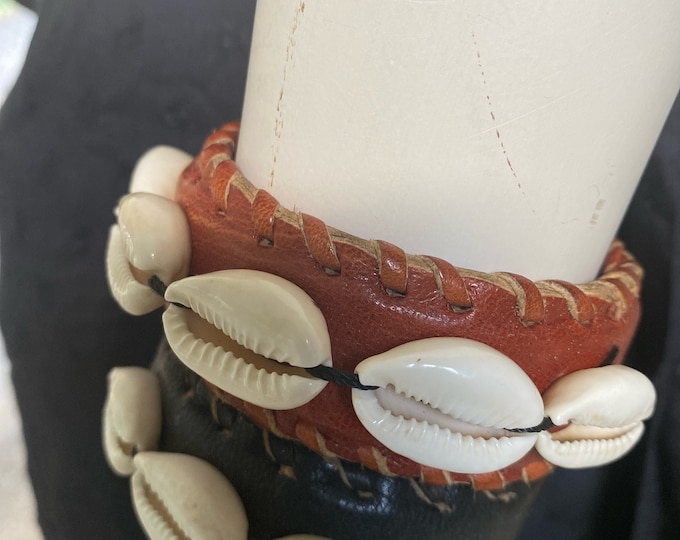 African Cowrie Shell and Leather Cuff Bracelet/unisex Cuff Bracelet - Etsy