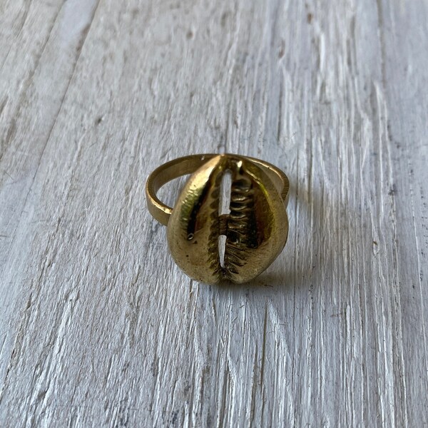 Cowrie Shell Ring - Etsy