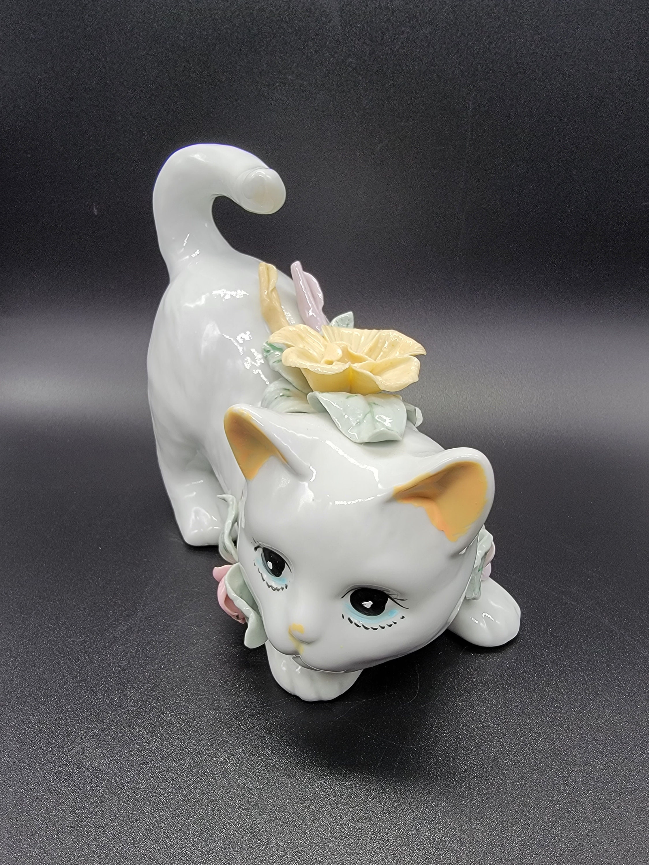 White Porcelain Ceramic Crouching Cat With Sculpted Yellow Flower on ...