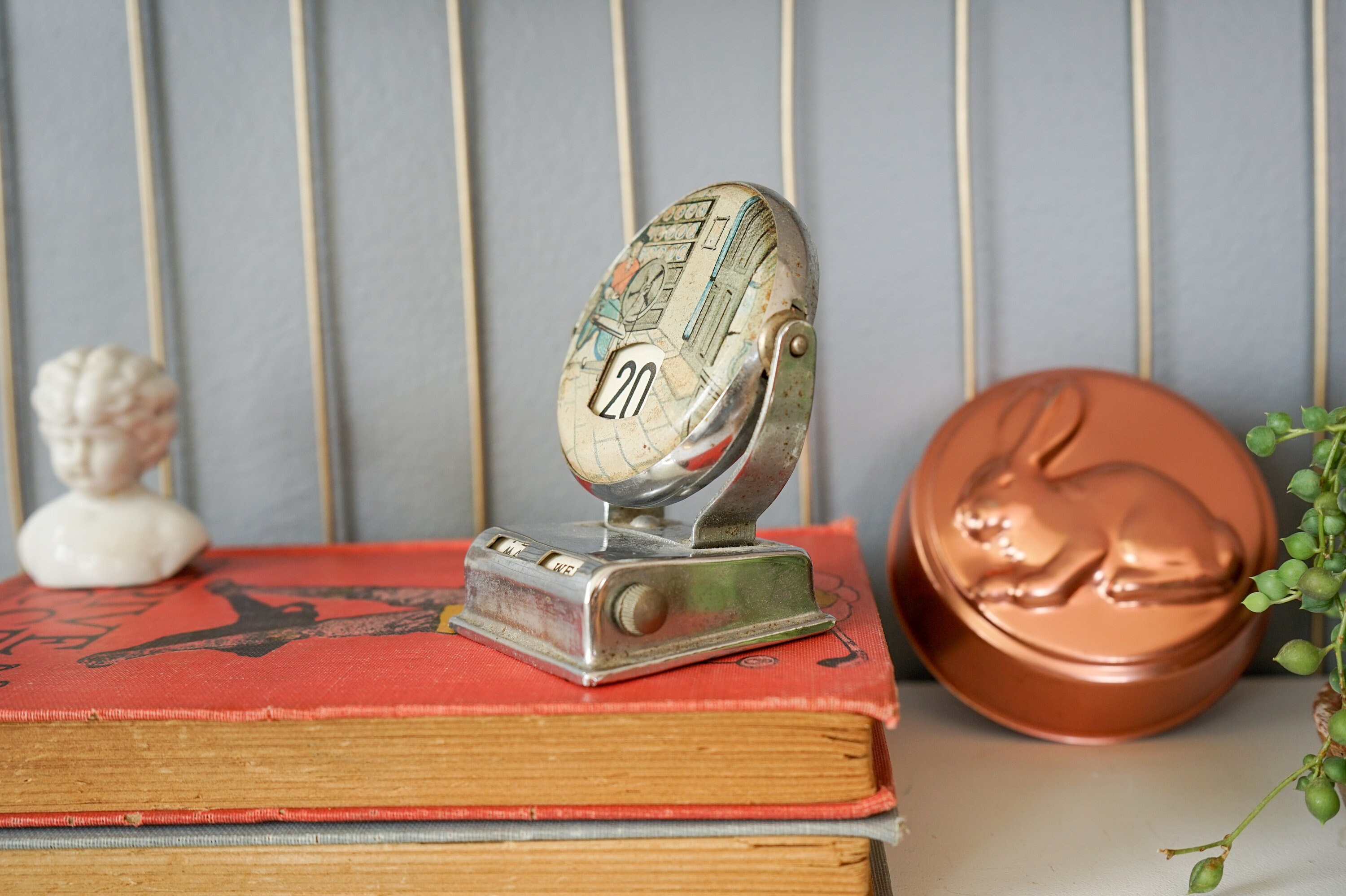 Vintage Perpetual Flip Calendar-spinning Wheel Scene/ 1960s Desktop ...