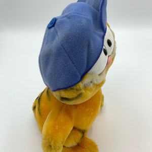Gorgeous Collectible and Vintage Garfield Stuffed Animal Baseball Hat ...