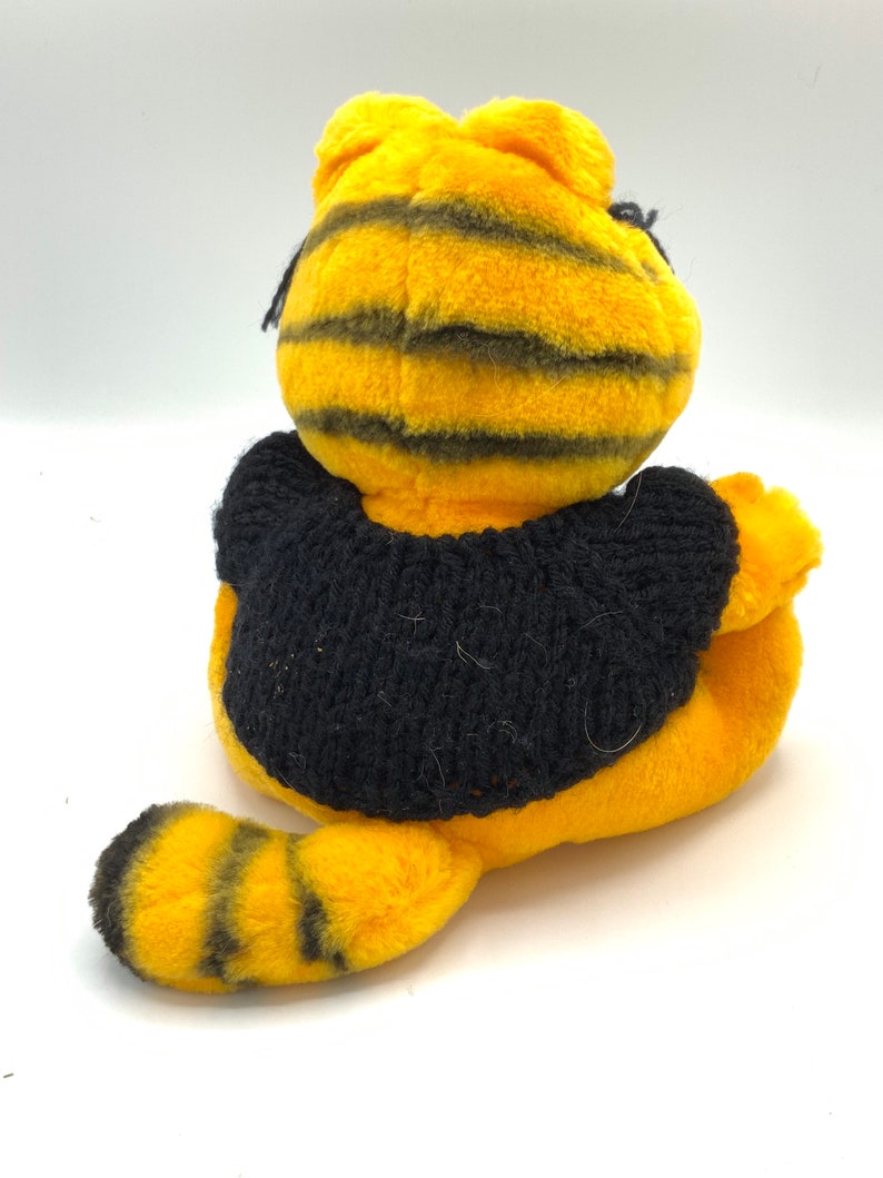 Gorgeous Collectible and Vintage Garfield Happy Birthday,stuffed Animal ...