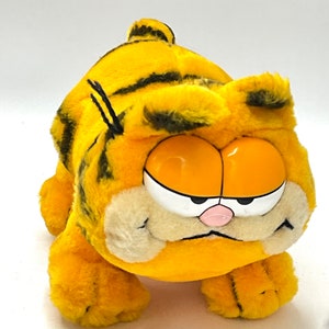 Gorgeous Collectible and Vintage Garfield Walking, Stuff Animal, Cat ...