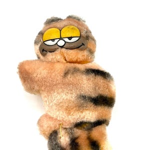 Gorgeous Collectible and Vintage Plush Pencil Clip Garfield, Graduated ...