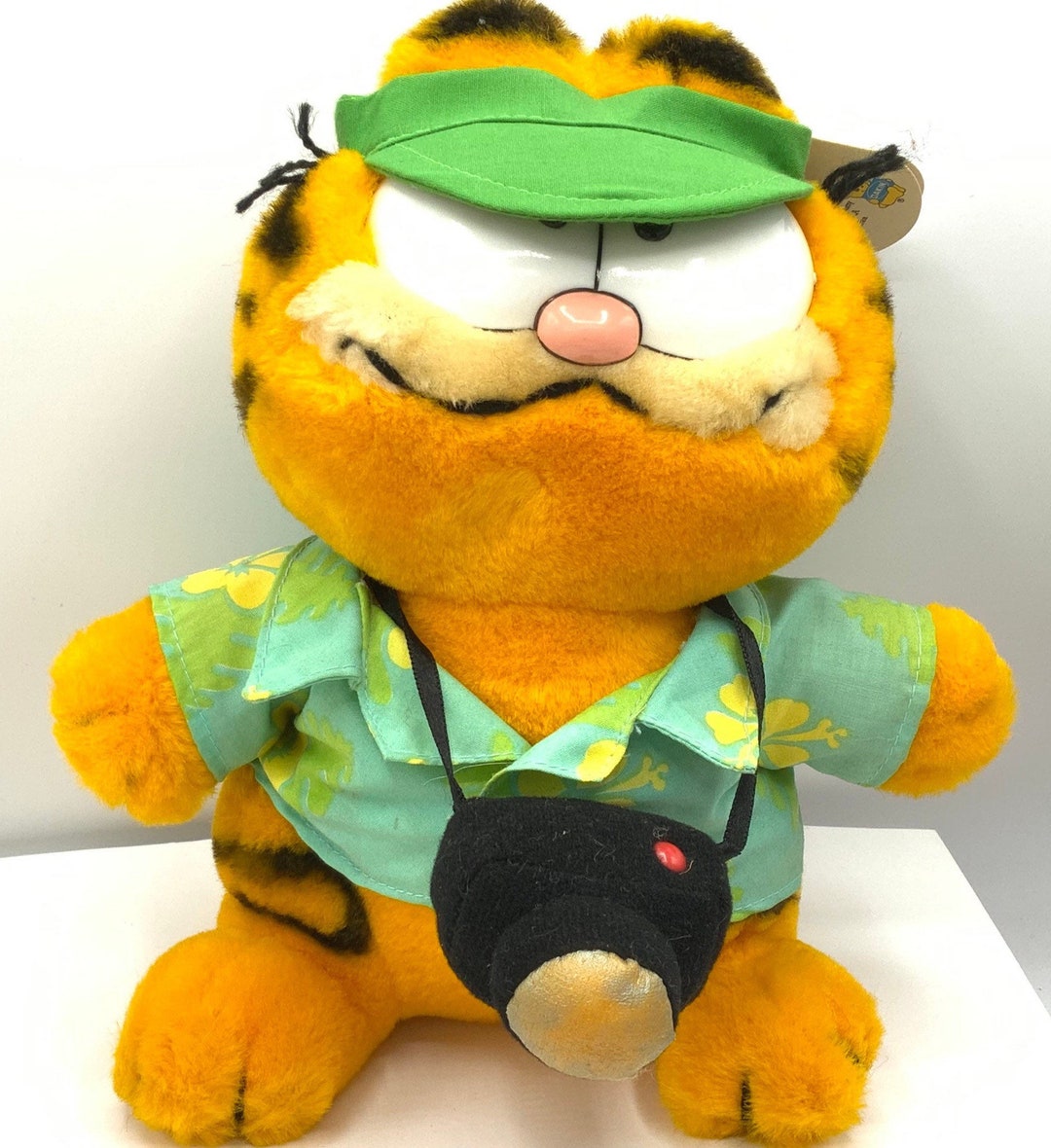 Gorgeous Collectible and Vintage Garfield, on Vacation, Tourist. Summer ...