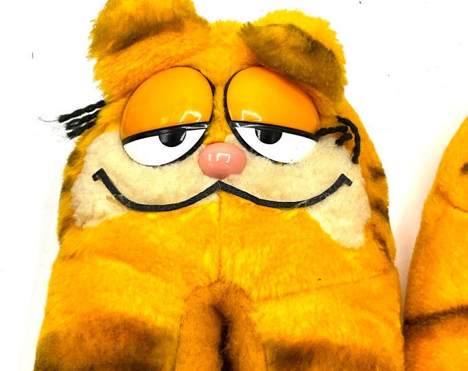 Gorgeous Collectible and Vintage Garfield Shoes, Size 9-10, Cat, Orange ...