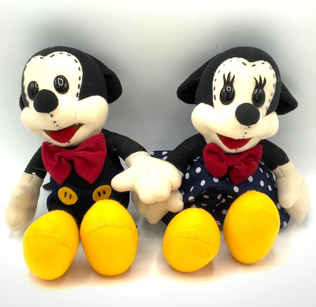Gorgeous Collectible and Vintage Classic Disney Mickey and Minnie Mouse ...
