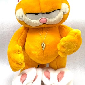 Gorgeous Collectible and Vintage Garfield With White Rabbit Shoes and ...