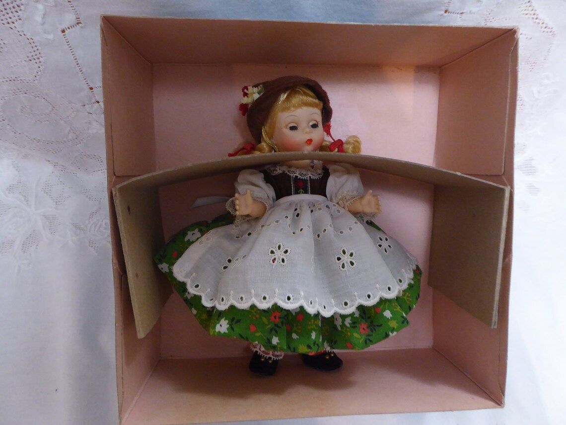 8 Madame Alexander International Doll Austria 598 restrung - Etsy