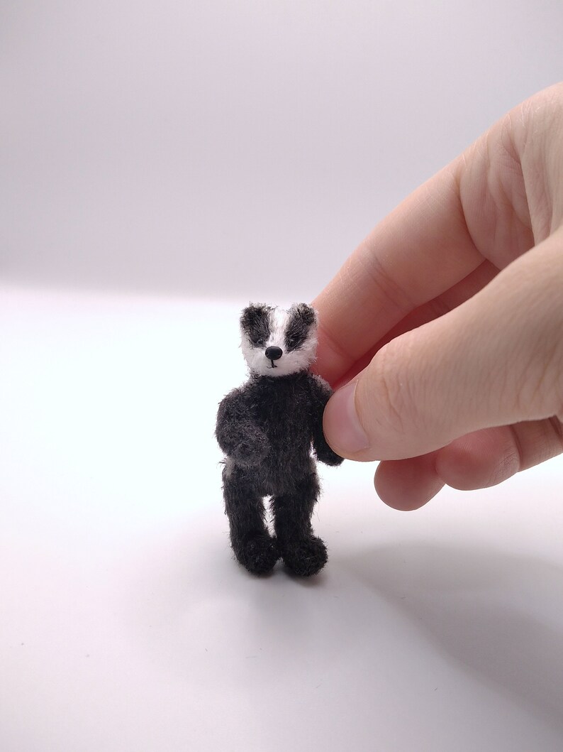 Miniature Badger Crochet Mini Animal Dollhouse Pet Interior Gift for ...