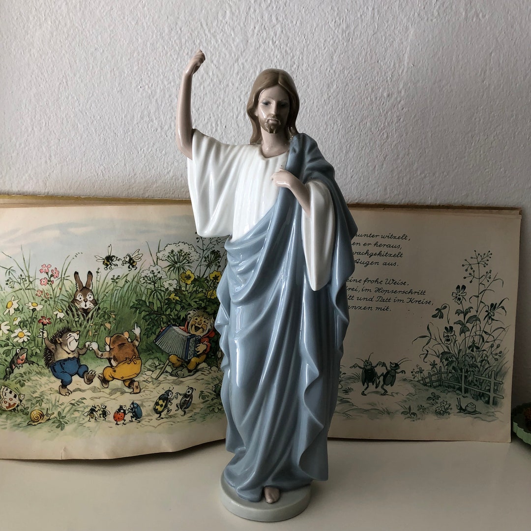 Jesus Statue, Jesus Statue, Statue, Figure, Shrine, Holy Figure, Altar ...
