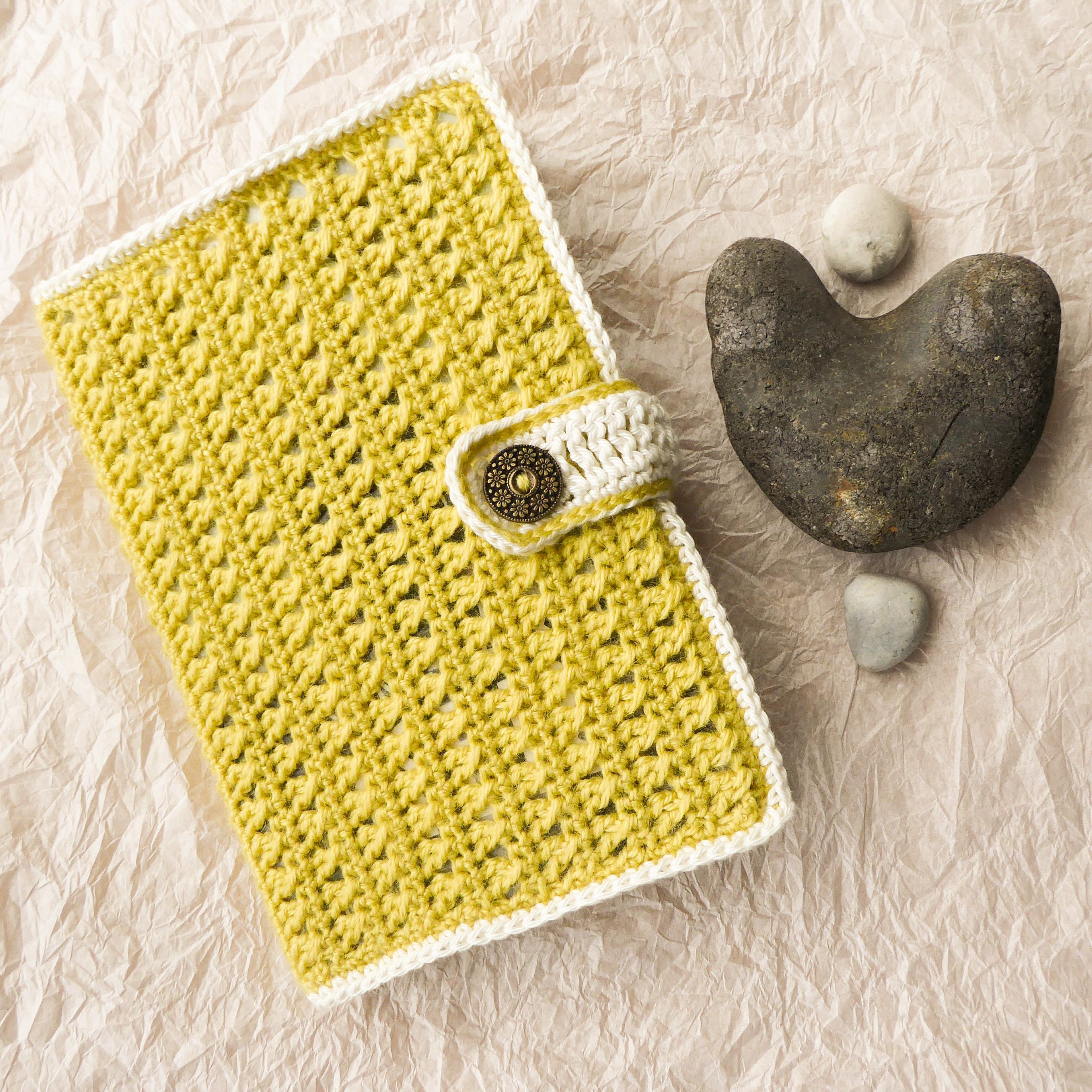 Crochet Book Cover / Paperback Case / Clutch Book Bag With - Etsy