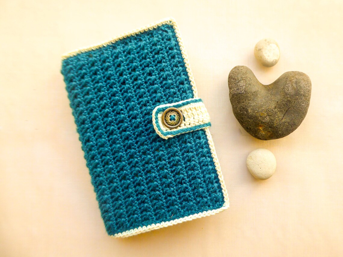 Crochet Book Cover / Paperback Case / Clutch Book Bag With - Etsy