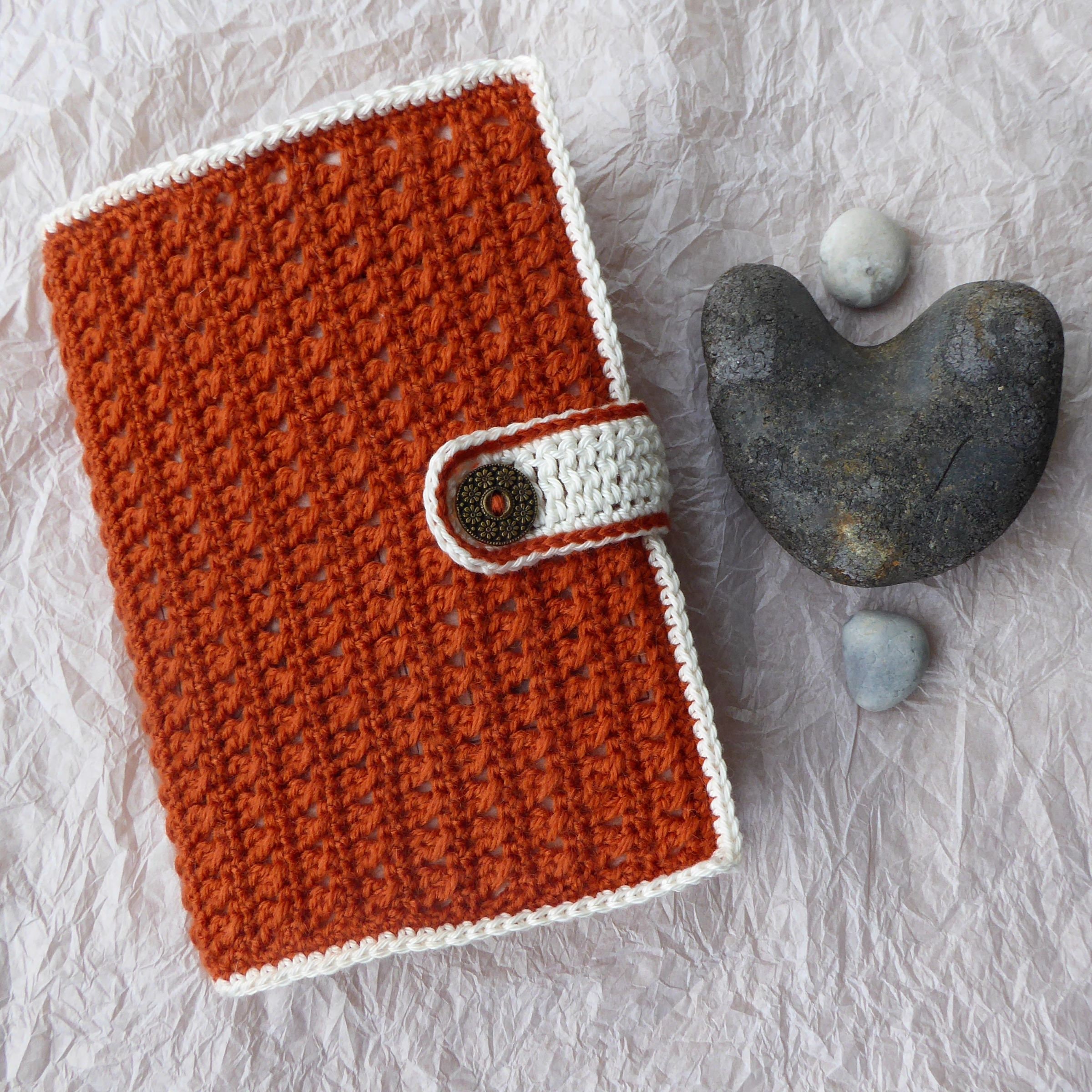 Crochet book cover / paperback case / clutch book bag with | Etsy