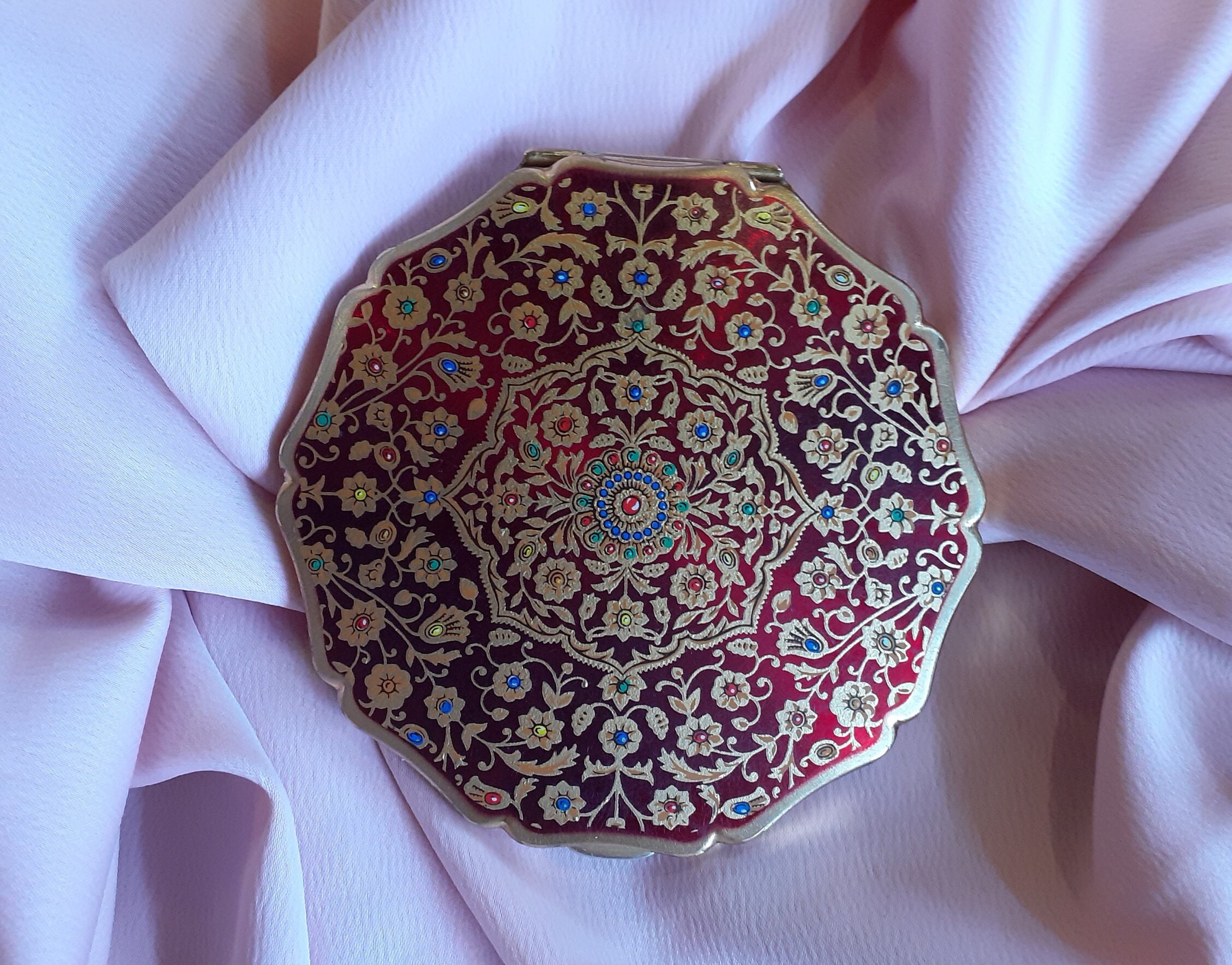 Vintage Stratton Red and Gold Indian Jewel Compact. - Etsy