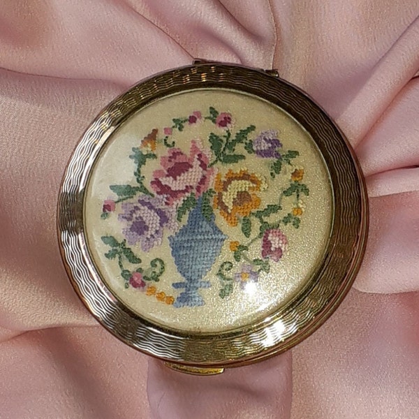 Petit Point Compact - Etsy