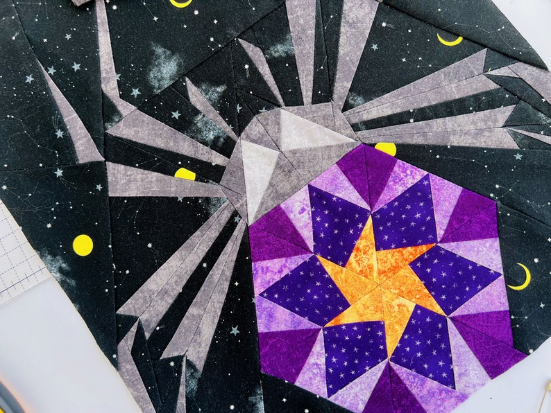 Spider Quilt Pattern / Halloween Quilt / PDF Pattern / Paper - Etsy