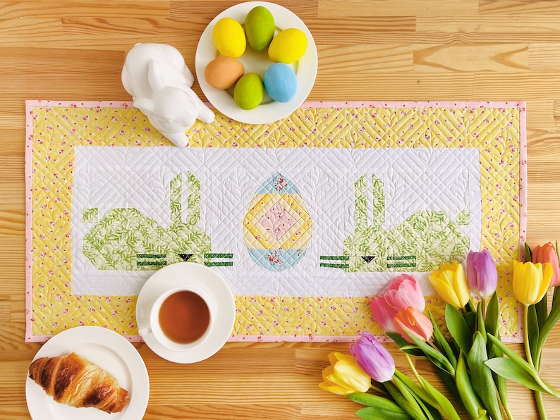 Easter Tabel Runner Pattern / Bunny and Egg / Foundation Paper - Etsy