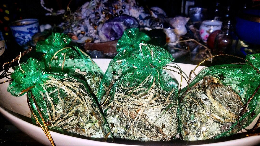 Money, Luck Prosperity Moon & Star Herb Mojo Sachet Bags -success ...