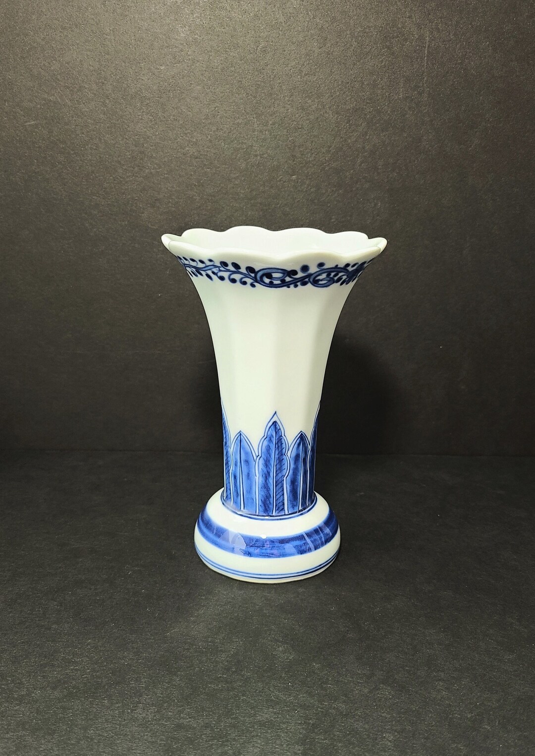 Vintage Blue & White Porcelain Vase, Flared Rim, Plant Leaf Pattern ...
