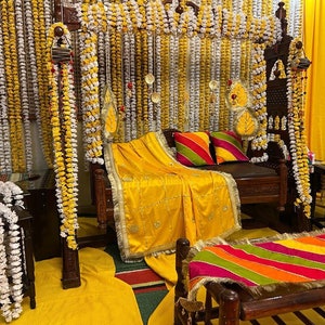 Beautiful Artificial Flowers Lari String Use for Back Drop Mandate ...