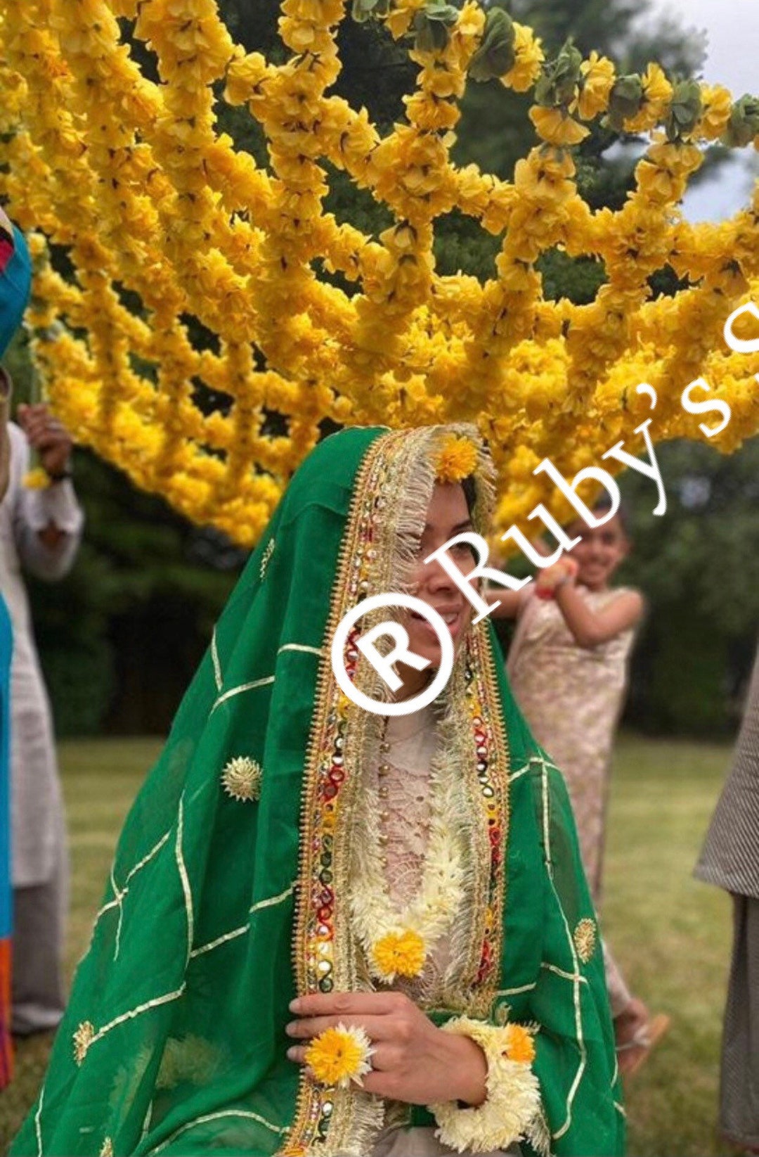 Bridal Entry Yellow and Green Beautiful Artificial Flower Phoolon Ki ...