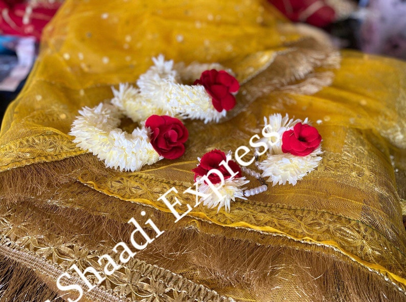 Hand Gajras With Matching Floral Balis - Etsy