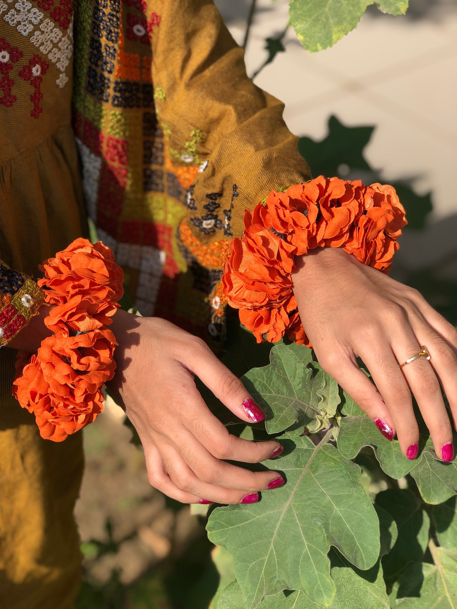 Artifical Hand Gajra Made With Velvet Fabric for Women Wedding and ...