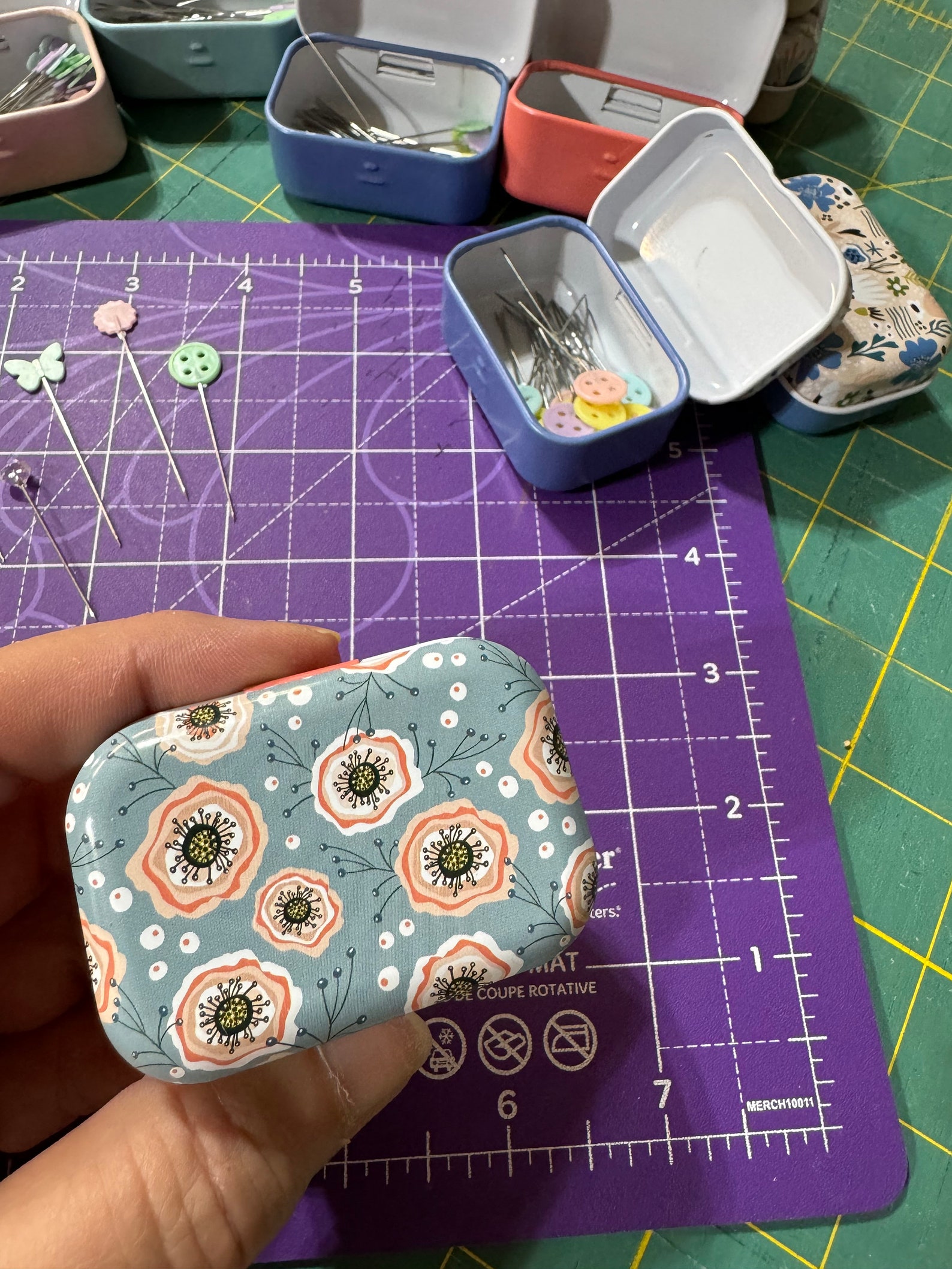 Travel Tins of Pins for Sewing and Quilting - Etsy