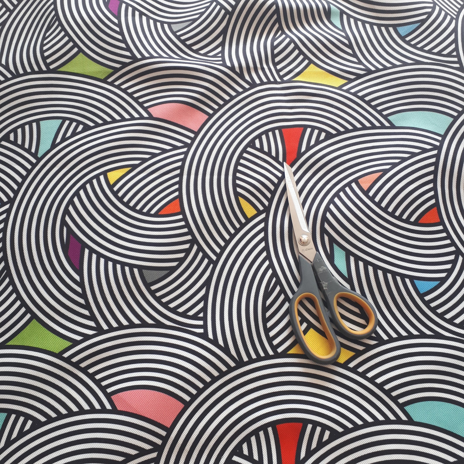 Geometric Modern Round Circle Pattern Fabric, Abstract Print Fabric ...