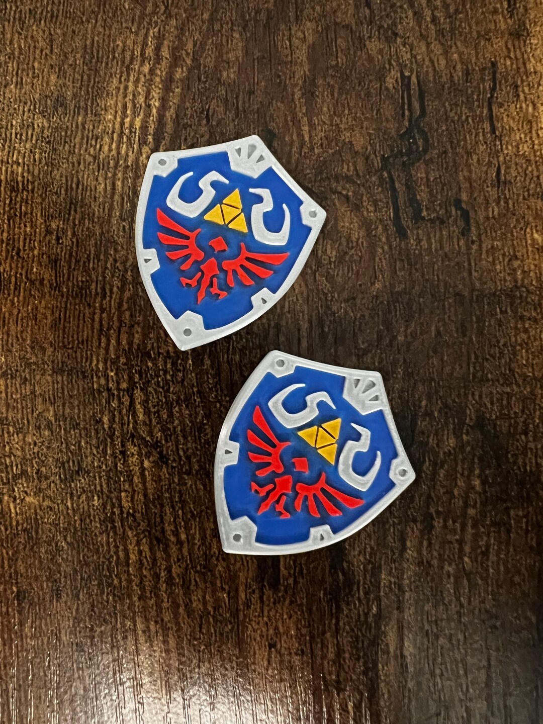 Gamer Gift Retro 8-bit Zelda-inspired Shield Magnetic Haptic Fidget ...