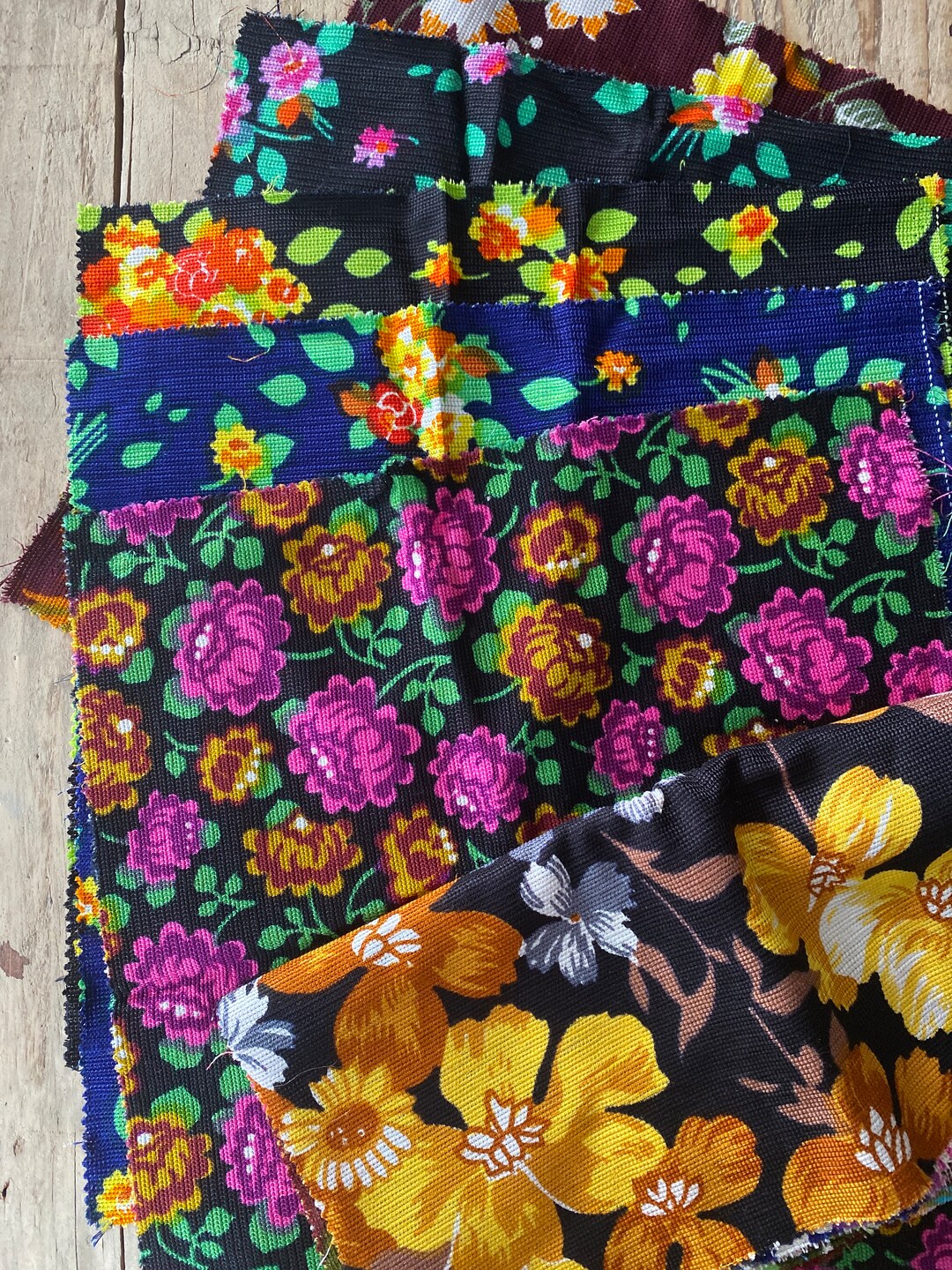 Vintage Retro Fabrics / 5-10 or 15 Pieces Approx. 30 Cm X 30 Cm GDR ...