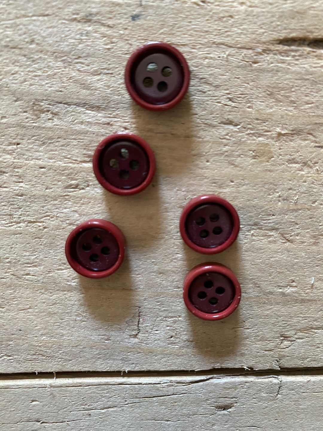 5 Vintage Buttons / Red/brown / Button to Sew On - Etsy