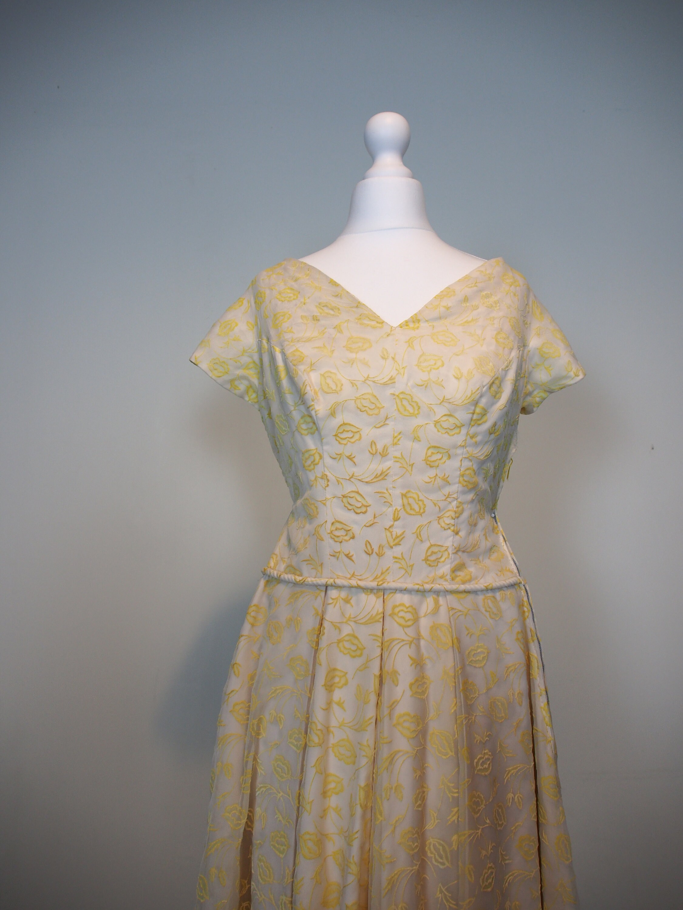 Stunning 1950s Pale Yellow Velvet Fit and Flare Dress Small - Etsy